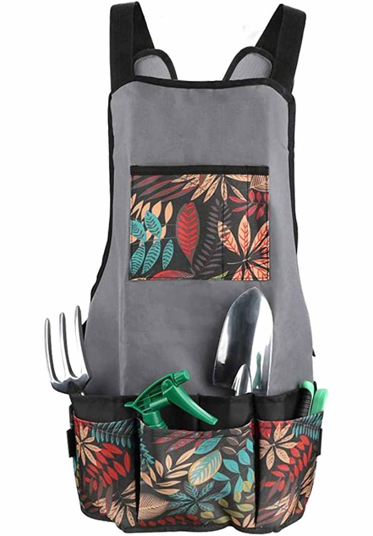 7 Best Gardening Aprons for Gardeners (2022 Updated)